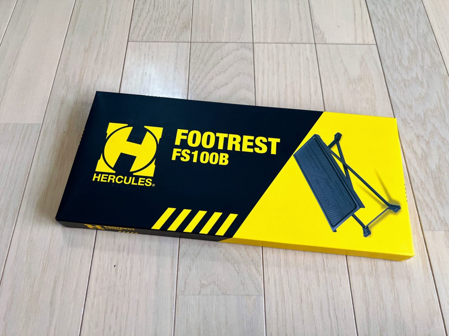 安定した演奏は安定した足元から！Herculesの足台「FS100B」をレビュー | クラシックギター情報ブログ 最高の一音を求めて